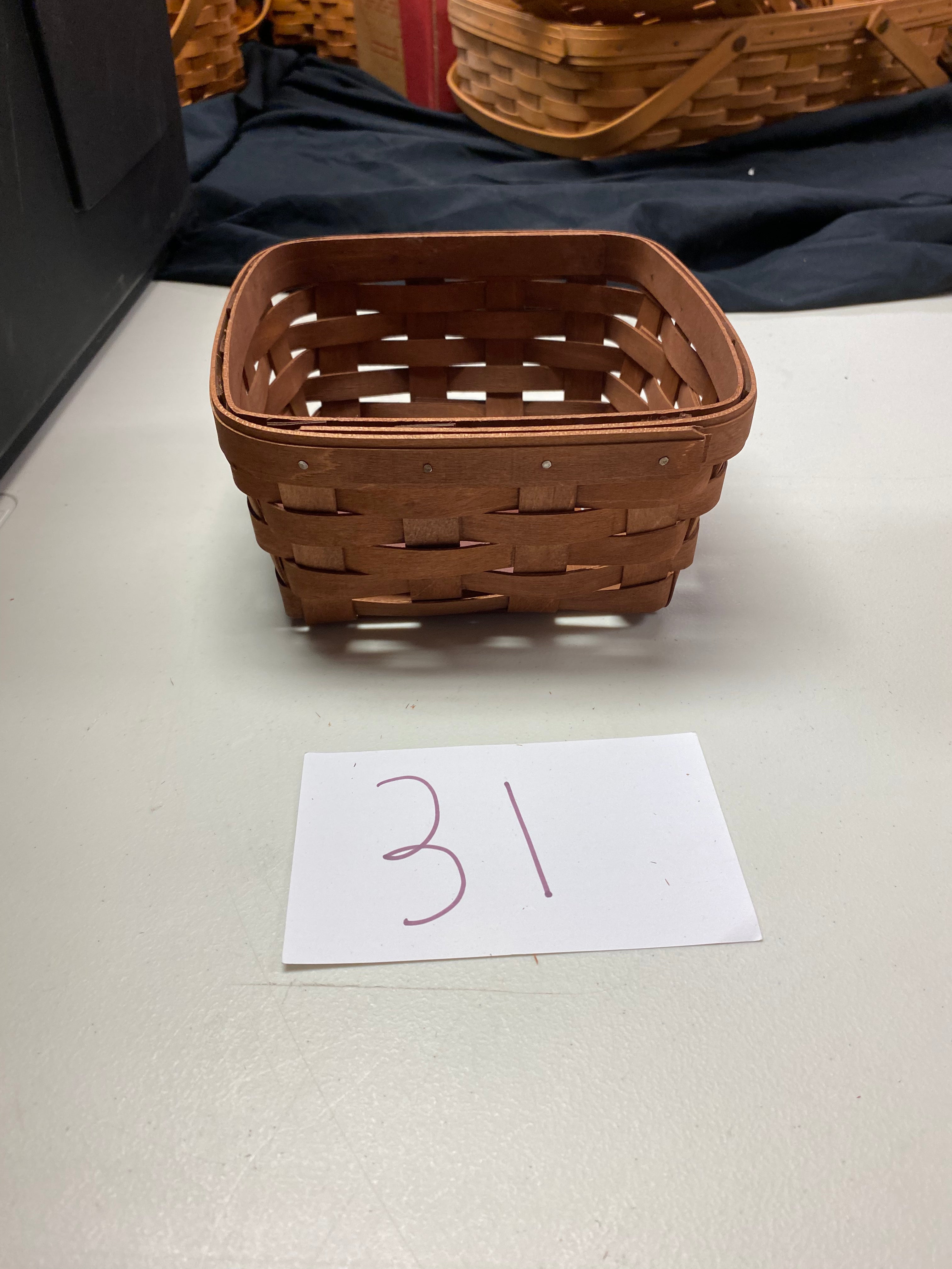 Longaberger medium berry – Bonkers 4 Baskets